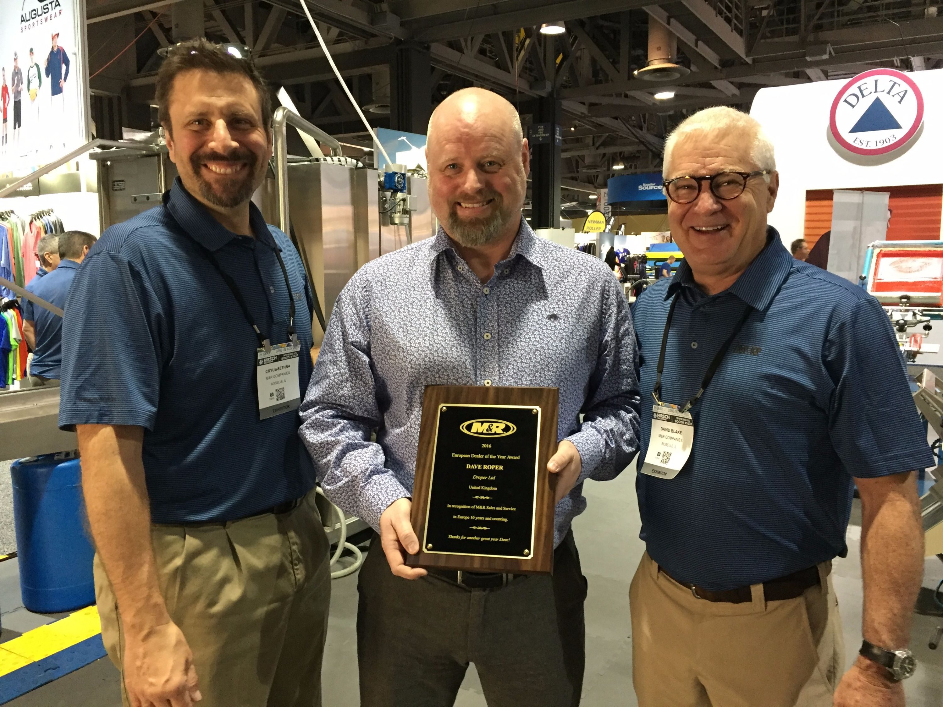 Dave Roper wins M&R dealer of the year award - Printwear & Promotion